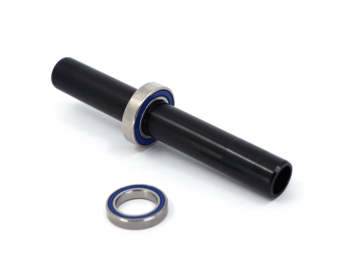 Hub Axle w/Bearings Rear ZR1 SL / one size